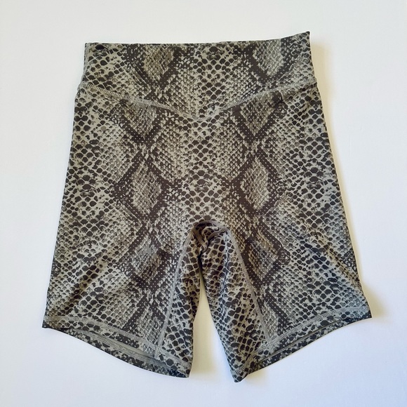 Balance Athletica | Shorts | Balance Athletica Ascend Rider Short ...